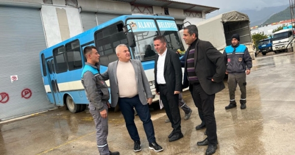 Şahin'den belediye personeline söz